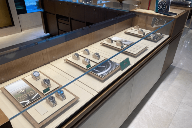 Rolex Servicing Guide 2025 | Maintenance, Costs & Expert Tips | ATLAS ...